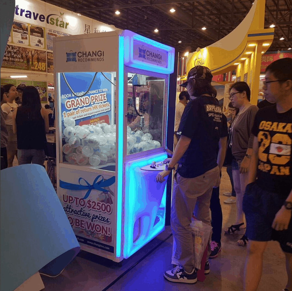 LED Claw Catcher | Carnival World