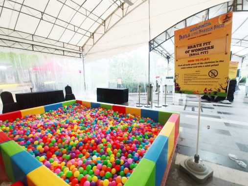 Giant Ball Pit Rental in Singapore | Carnival World