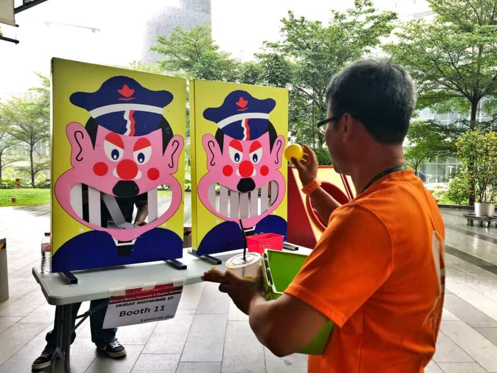 Break the teeth fun fair game booth | Carnival World