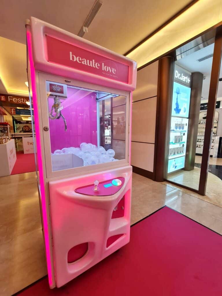 Claw Machine Rental Singapore | Carnival World