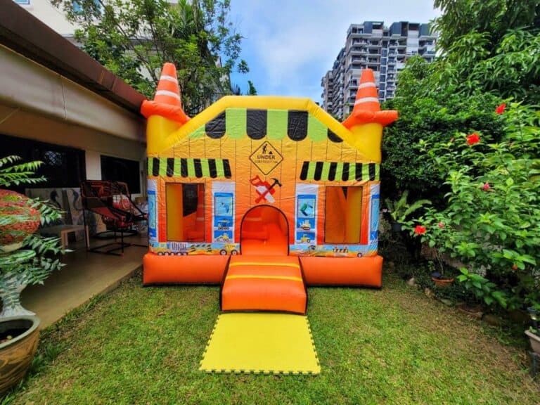 POPULAR CARNIVAL THEMED BOUNCY CASTLE RENTAL | Carnival World
